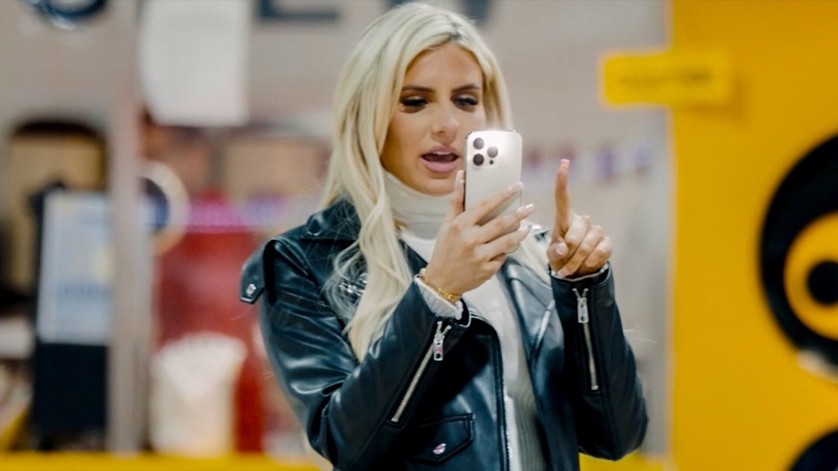 Episode 1 - Tapped Out (Series 1, Episode 1) - Apple TV (UK)